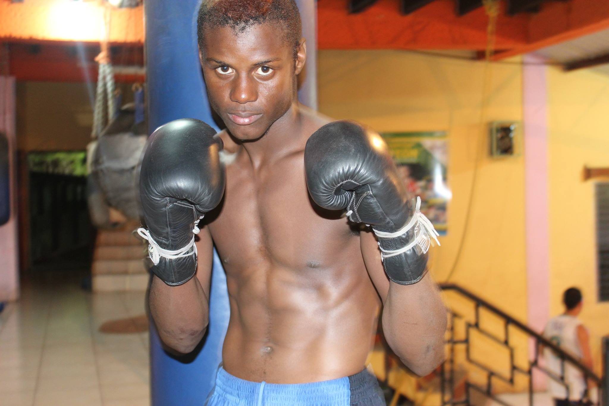 Gran tarde de boxeo en el Parque Central de Tegucigalpa con Pupita ...