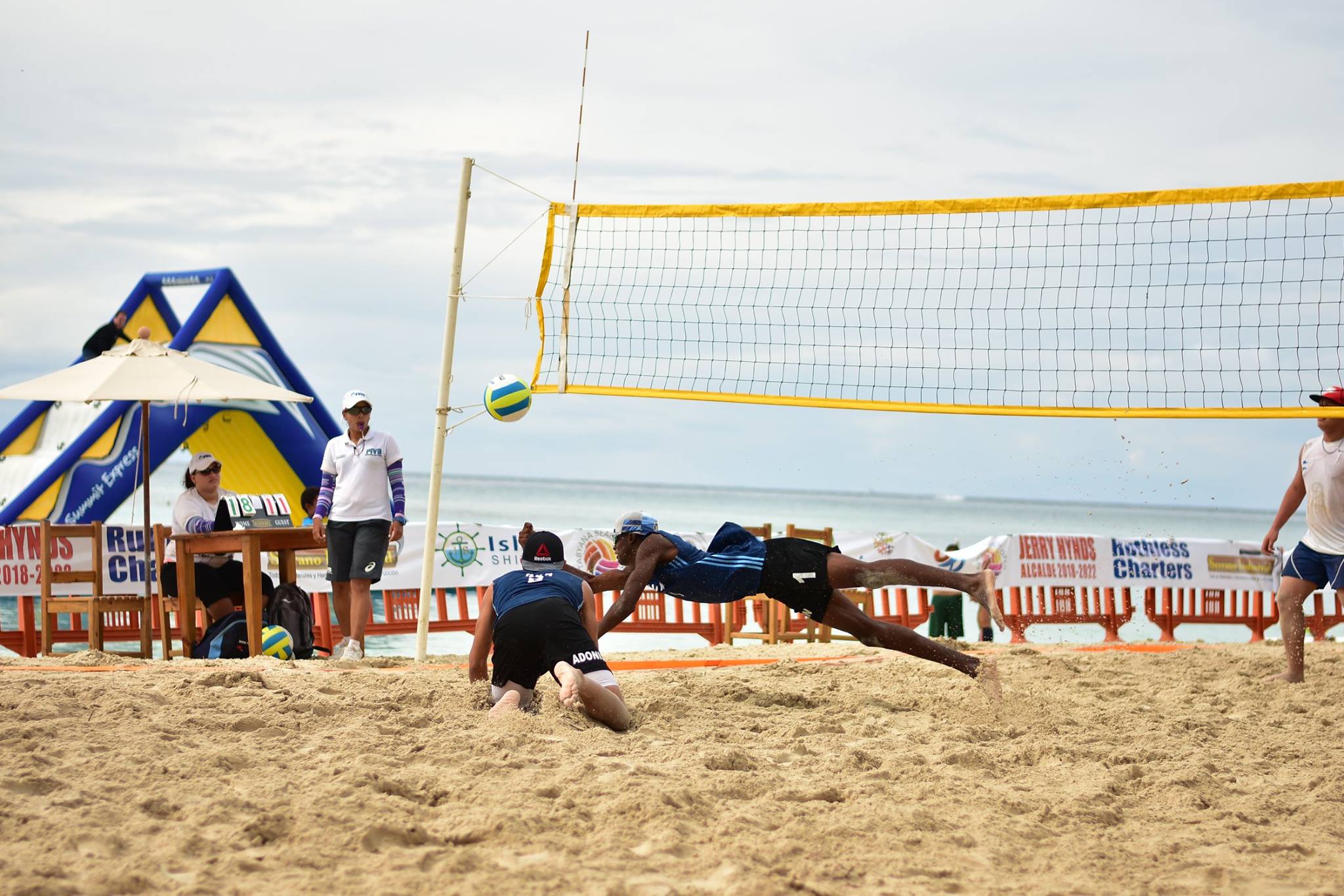 Puerto Cortés y Roatán dominan la última parada del Tour de Beach Volleball