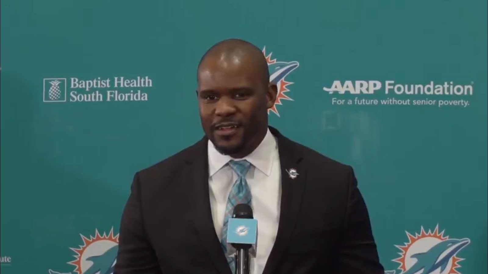 Brian Flores es el nuevo Head Coach de los Dolphins de Miami