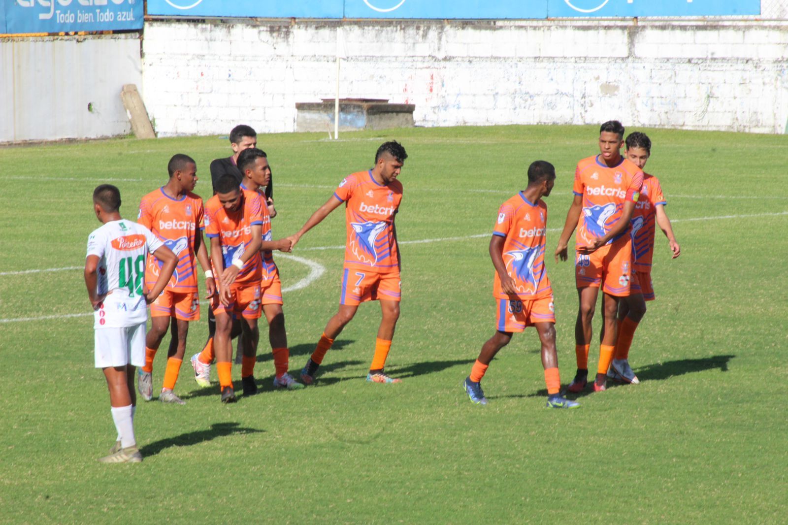 Reservas: Lobos UPNFM se afianza como líder de su grupo; Vida vuelve a ...