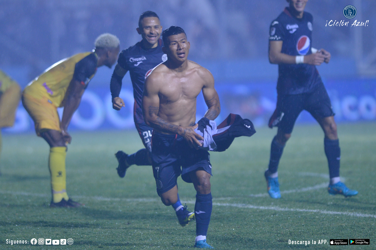 Iván López reacciona "sorprendido" por su expulsión en la final de ida