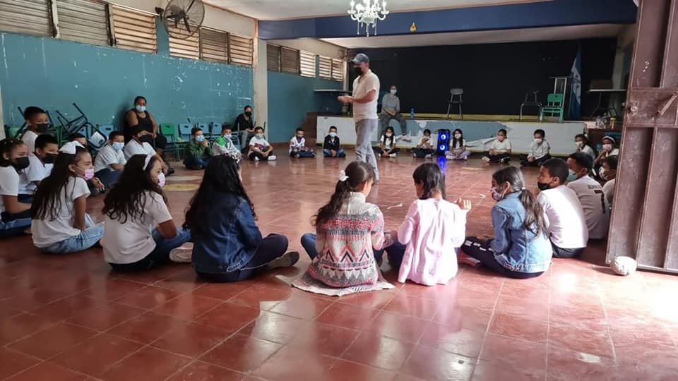 Mario Moncada realiza aclaración pública a declaraciones de Sabio