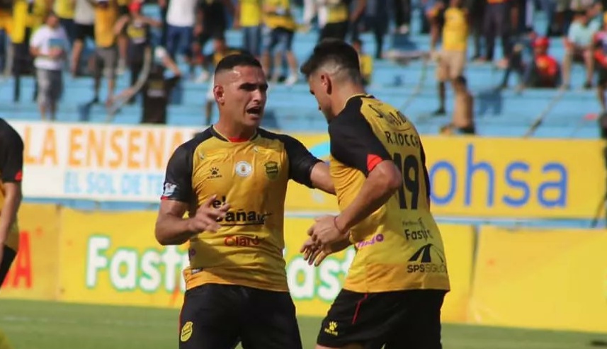 Omar Rosas anuncia su salida del Real España