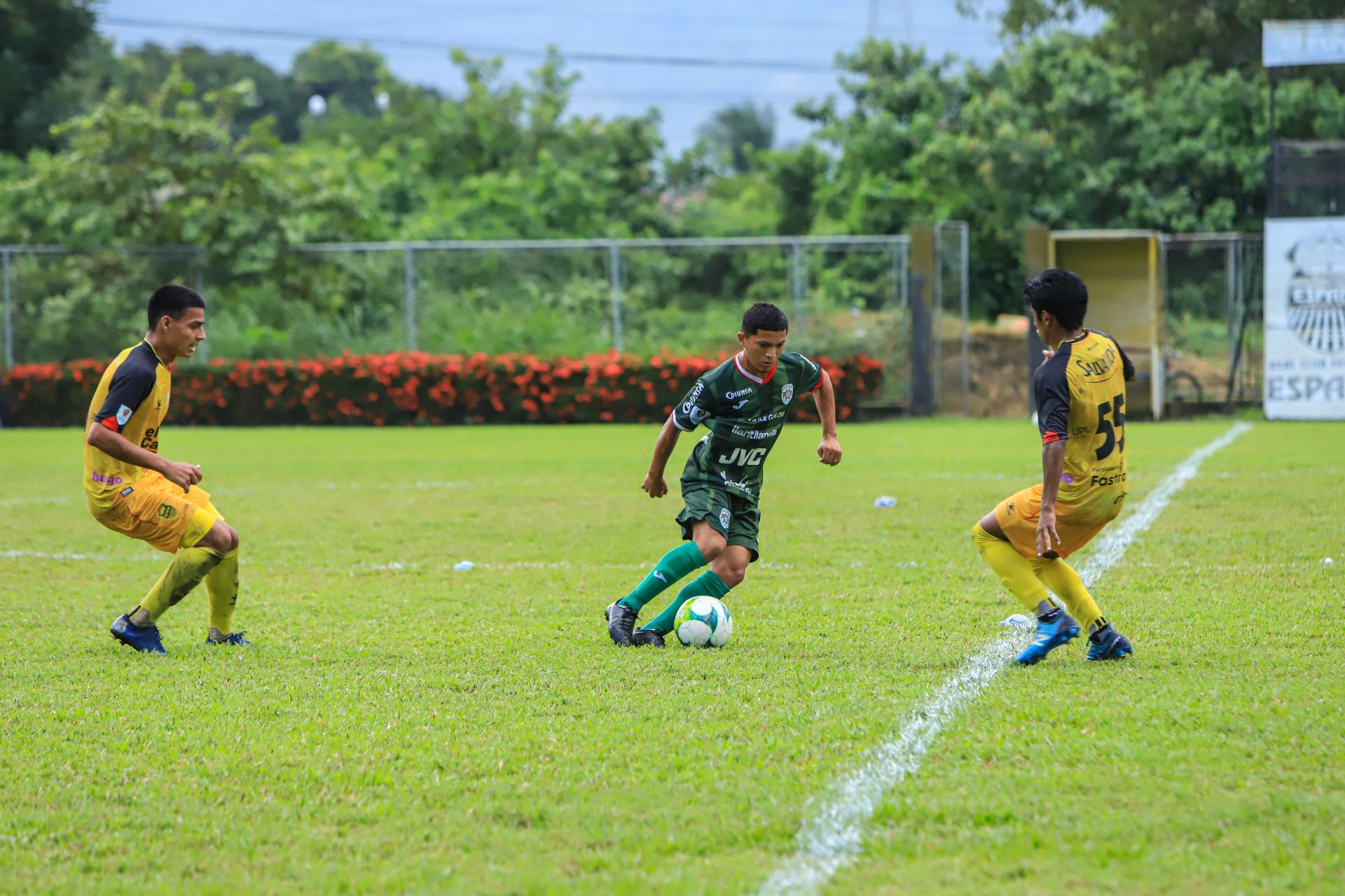 Real España evita el campeonato de Marathón; Lobos gana