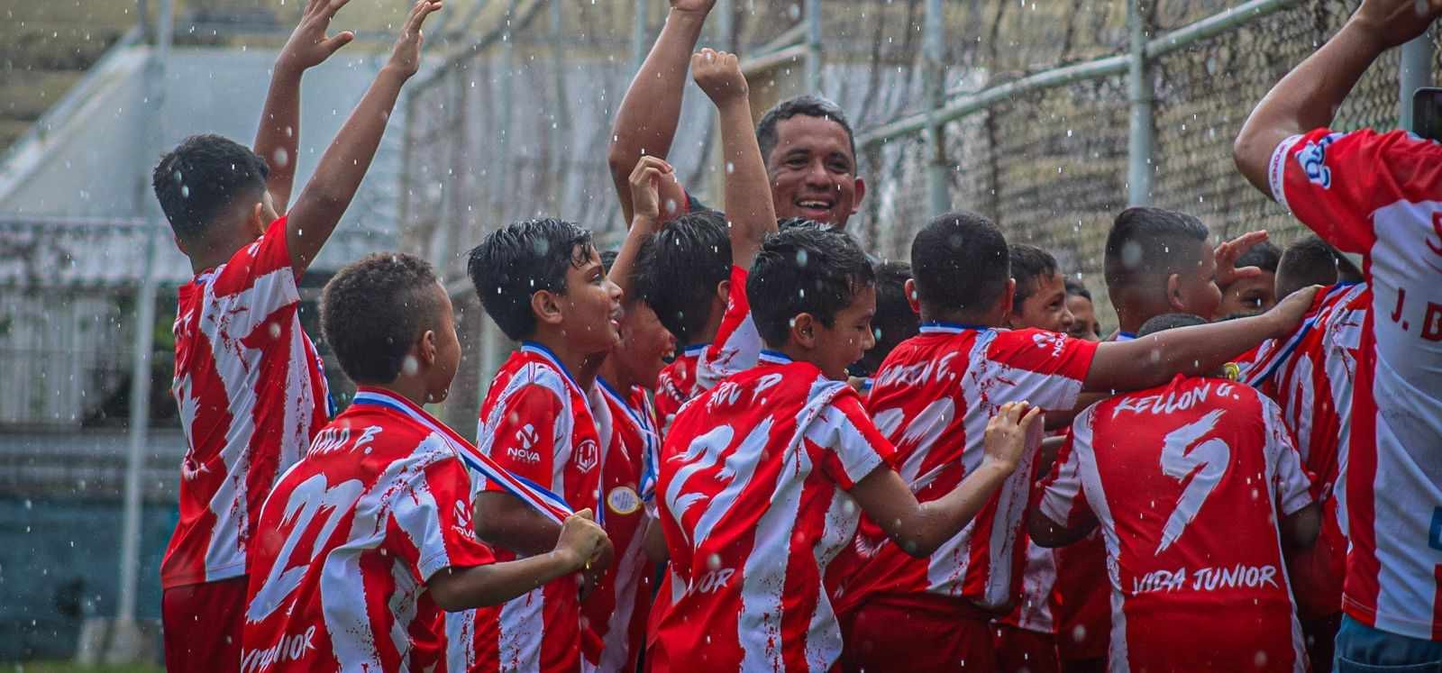 El CD Vida Jr. se corona campeón U10 tras vencer a Vistas de Satuyé
