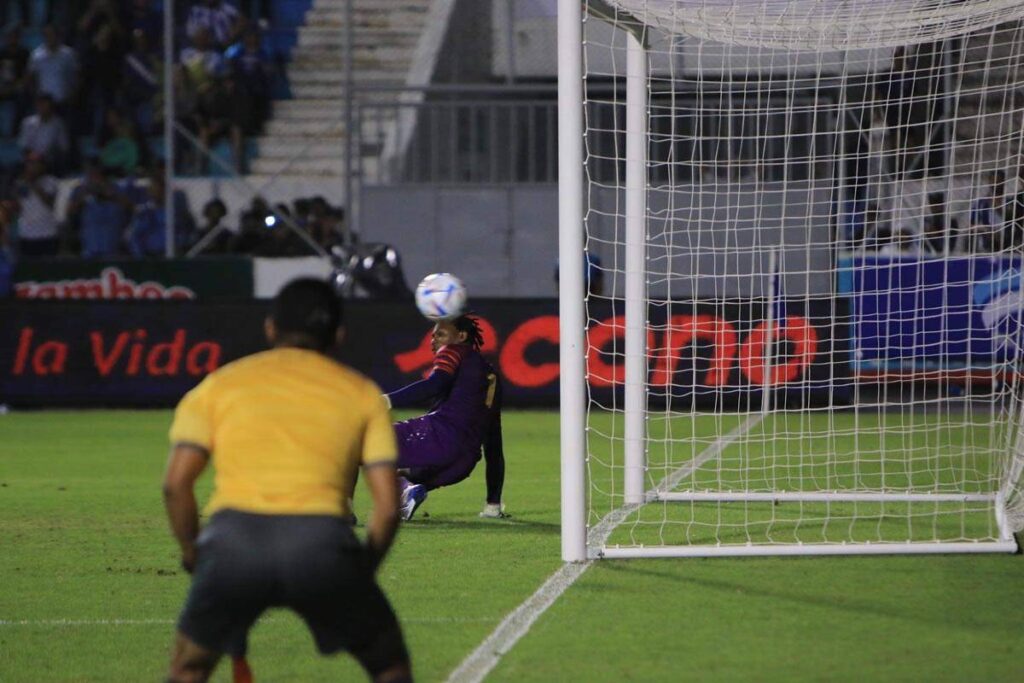 Ángel Oseguera y Jason Belfon se unen al Atlético Independiente